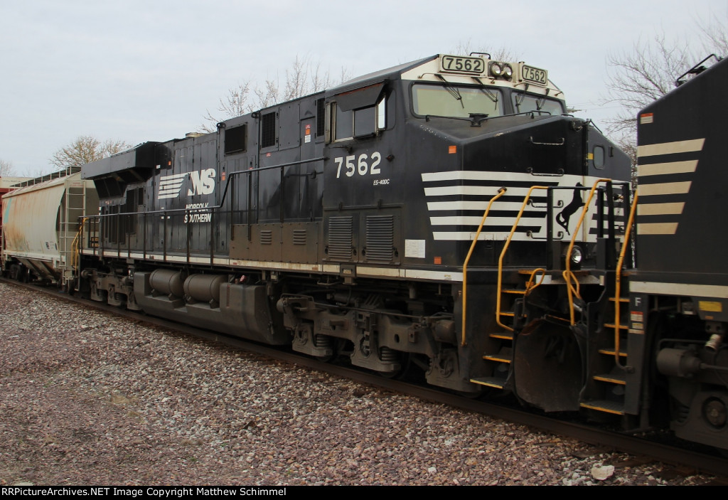 NS 7562